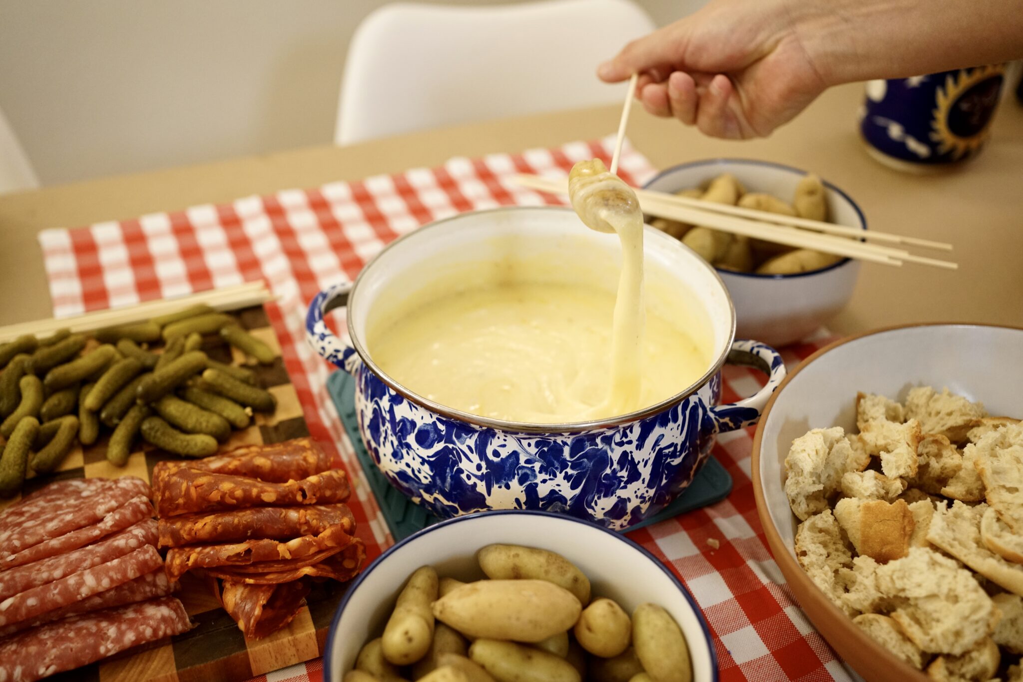 How to Host a Fondue Night - THAT PLANNER FRIEND