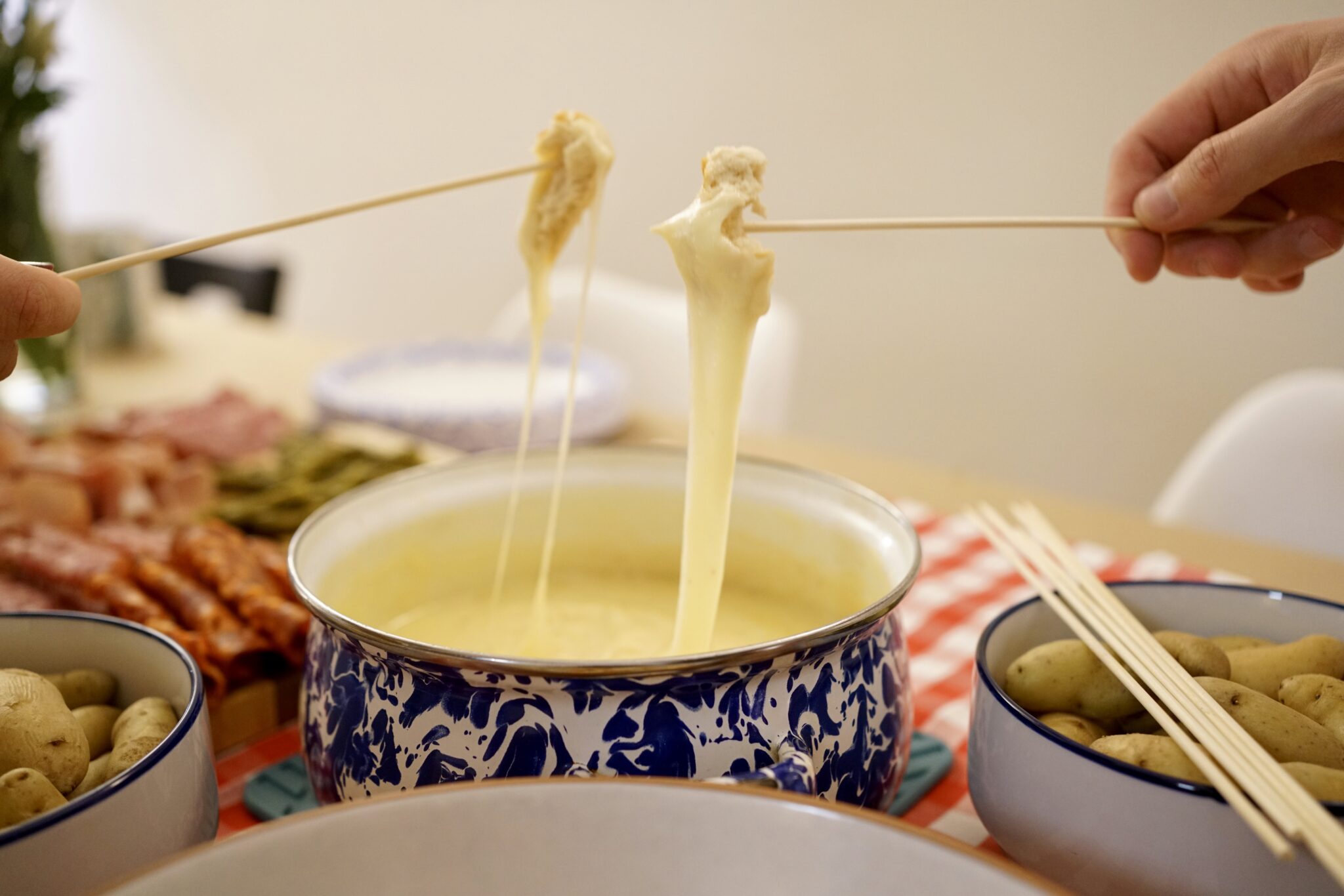 How to Host a Fondue Night - THAT PLANNER FRIEND